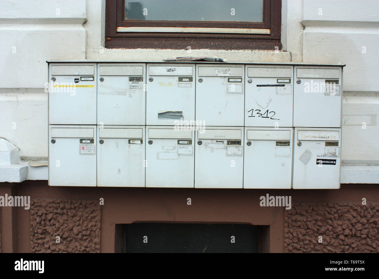 House letterbox hi-res stock photography and images - Alamy