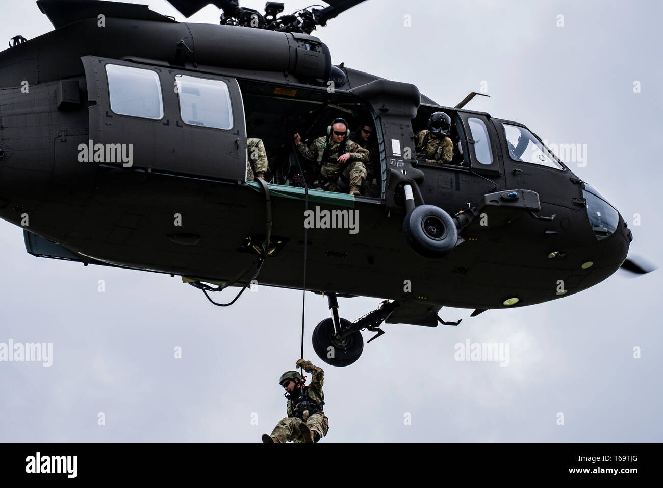 Indiana National Guard soldiers of the 81st Troop Command and the 38th ...
