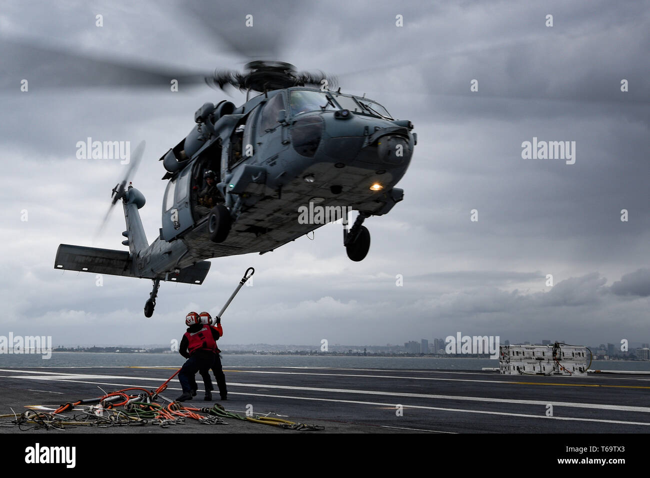 Uss lancaster hi-res stock photography and images - Alamy