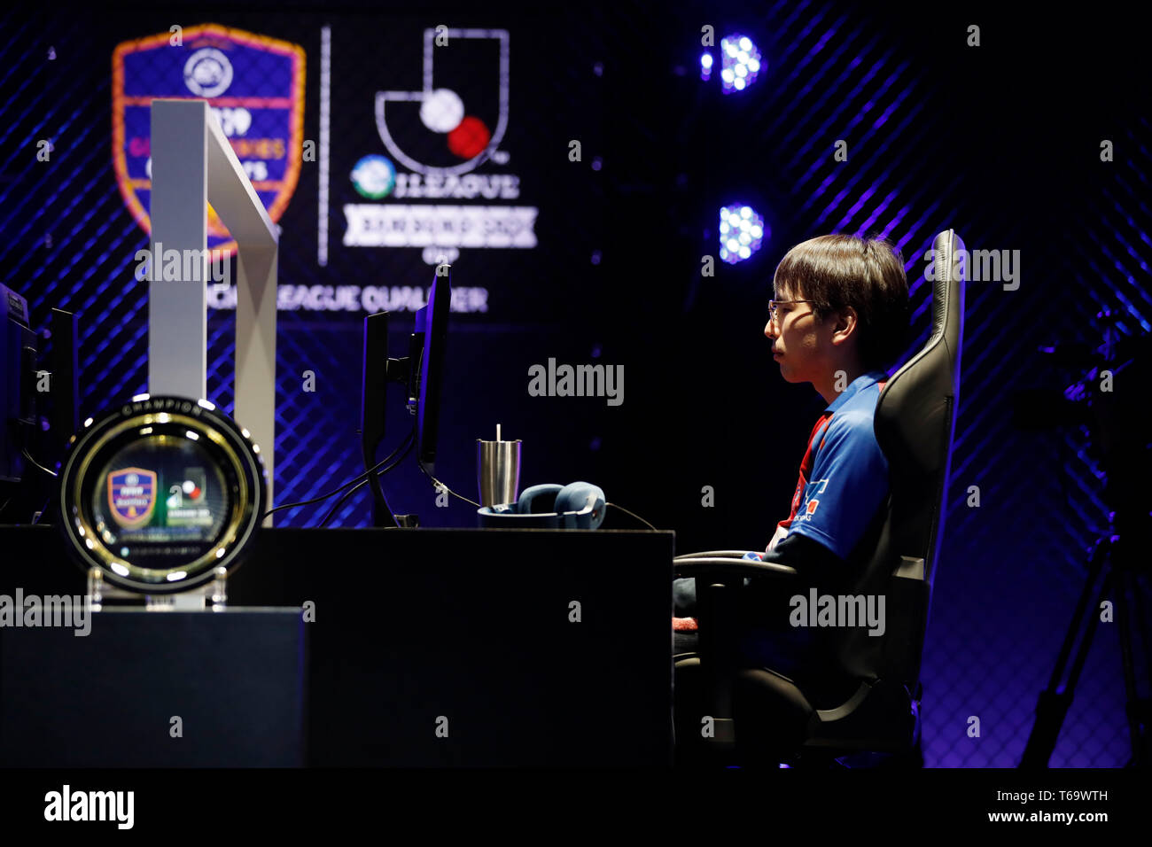 Esports football 2019 hi-res stock photography and images - Alamy