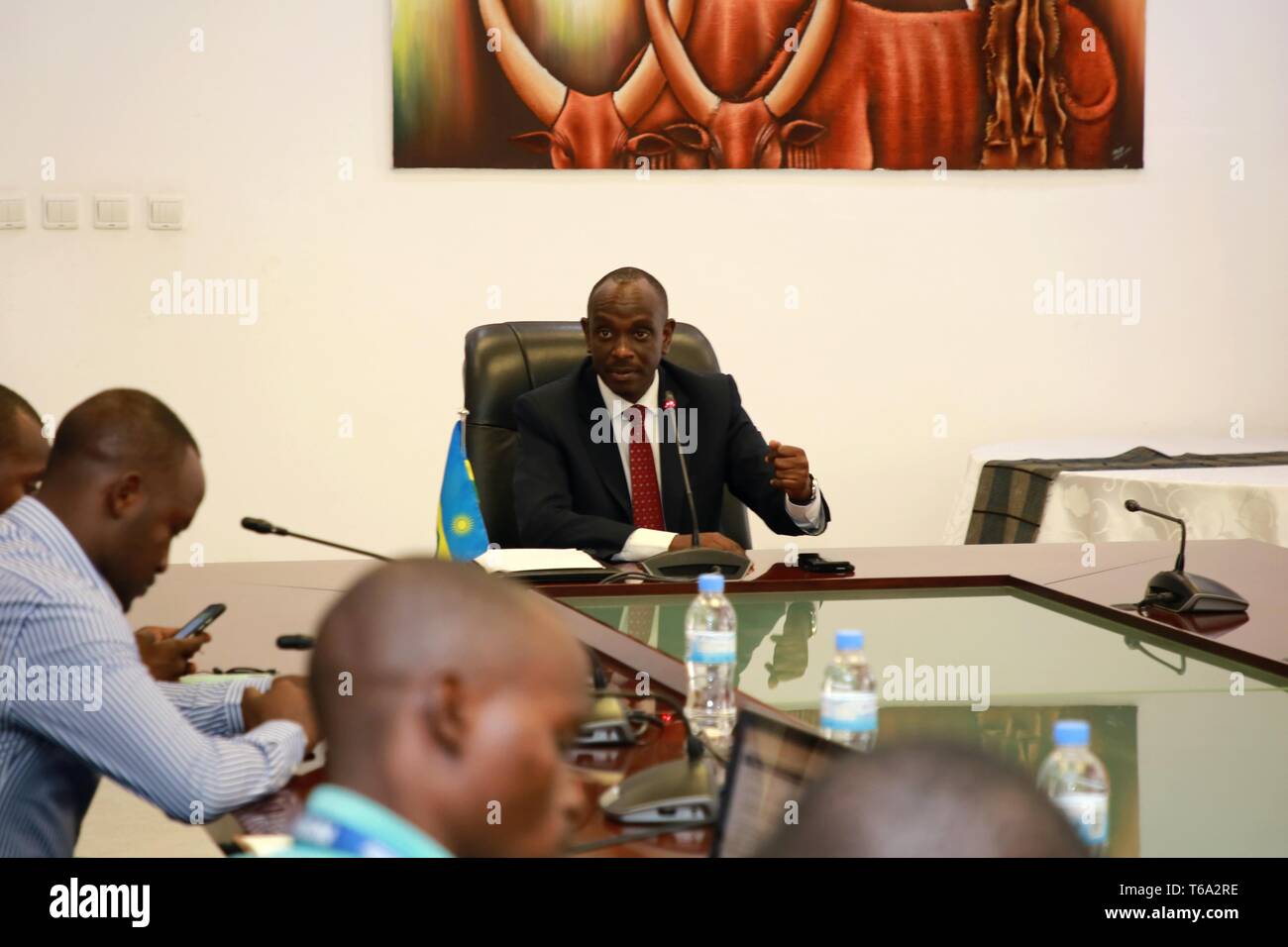 (190430) -- KIGALI, April 30, 2019 (Xinhua) -- Rwandan Foreign Minister ...