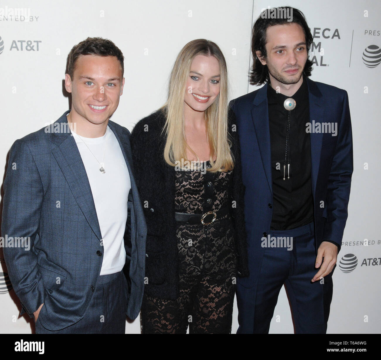 Margot robbie finn cole hi-res stock photography and images - Alamy