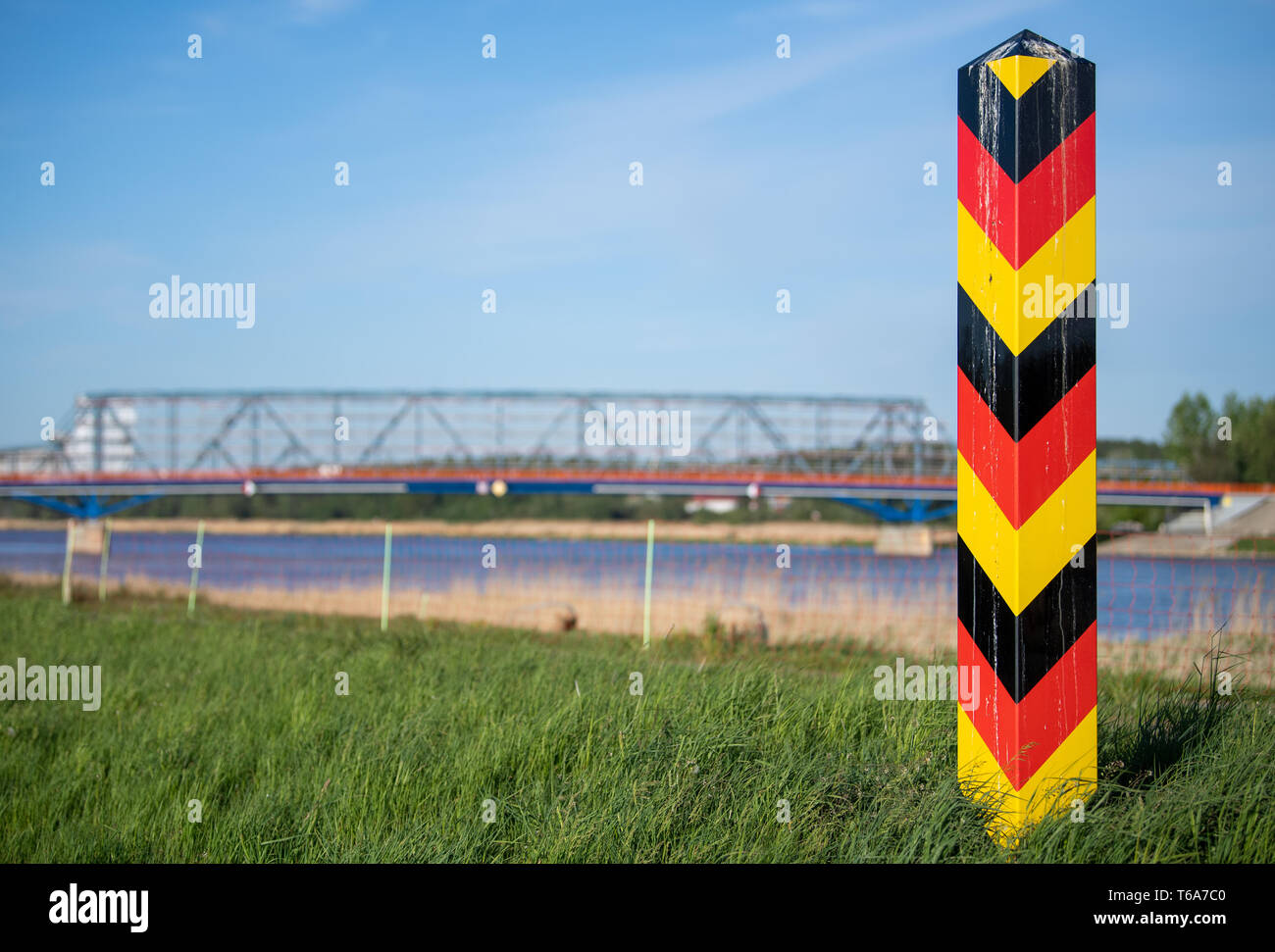 30 April 2019, Brandenburg, Schwedt/Oder: A German border pillar on the ...