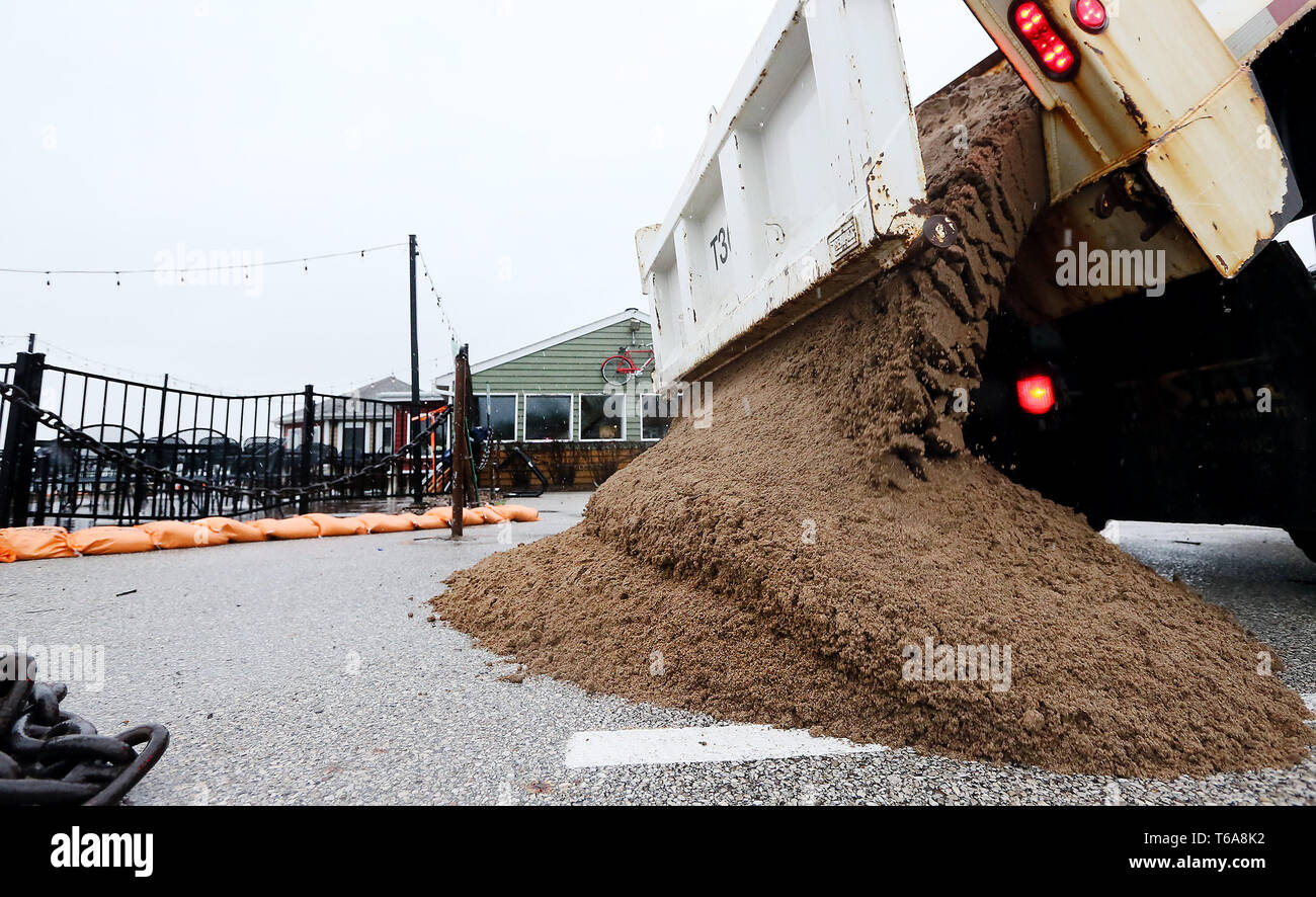 Tons of sand hi-res stock photography and images - Alamy