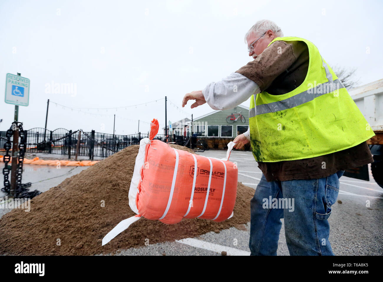 Davenport iowa skyline hi-res stock photography and images - Alamy