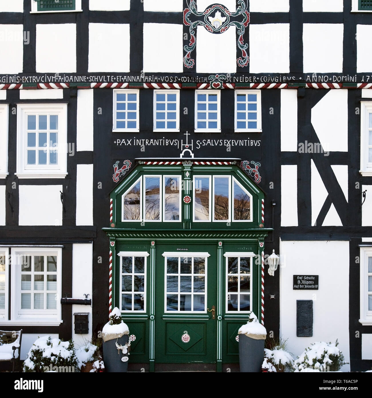 Timber framed house hi-res stock photography and images - Alamy