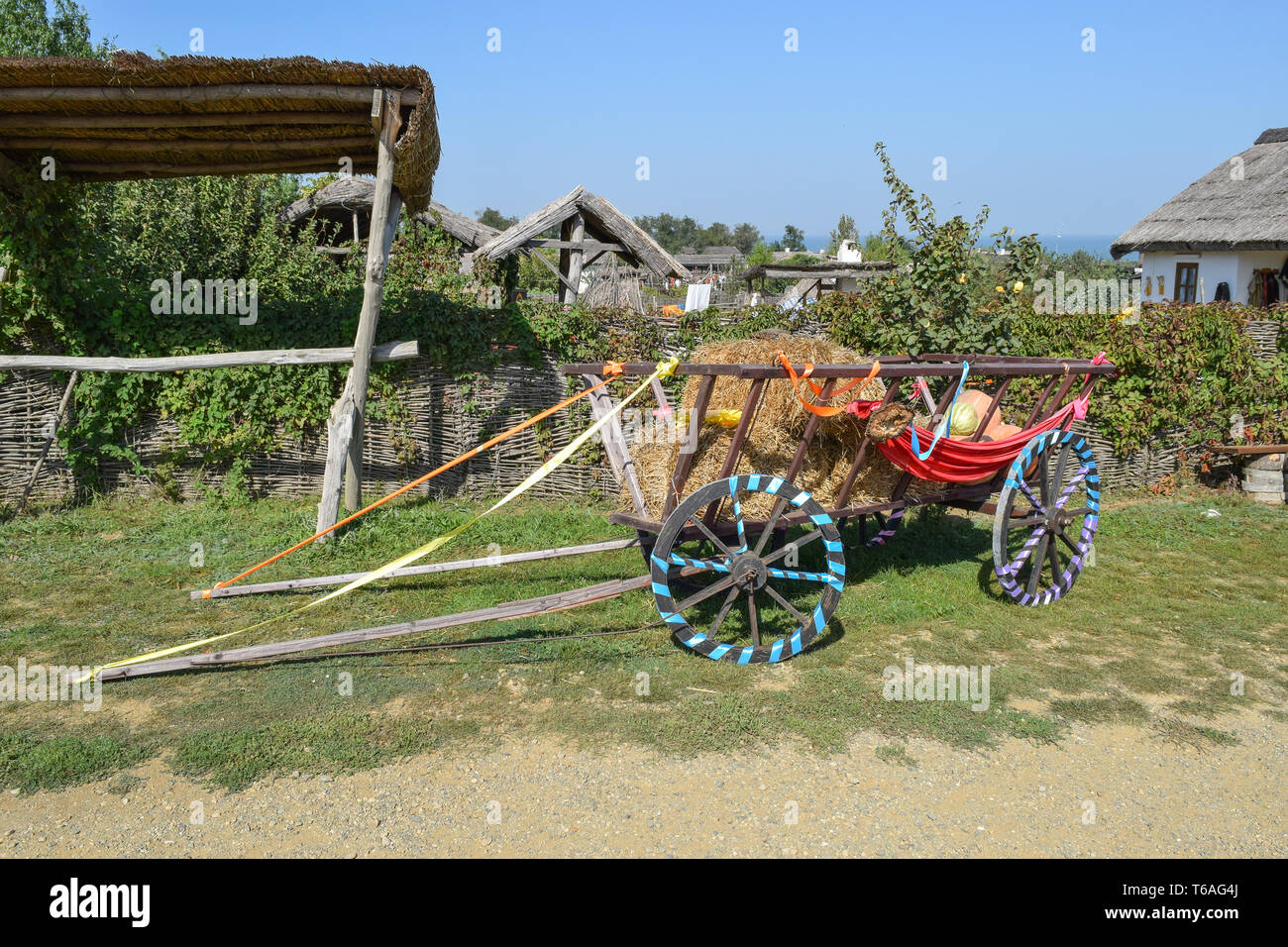 Horse and hay cart hi-res stock photography and images - Alamy
