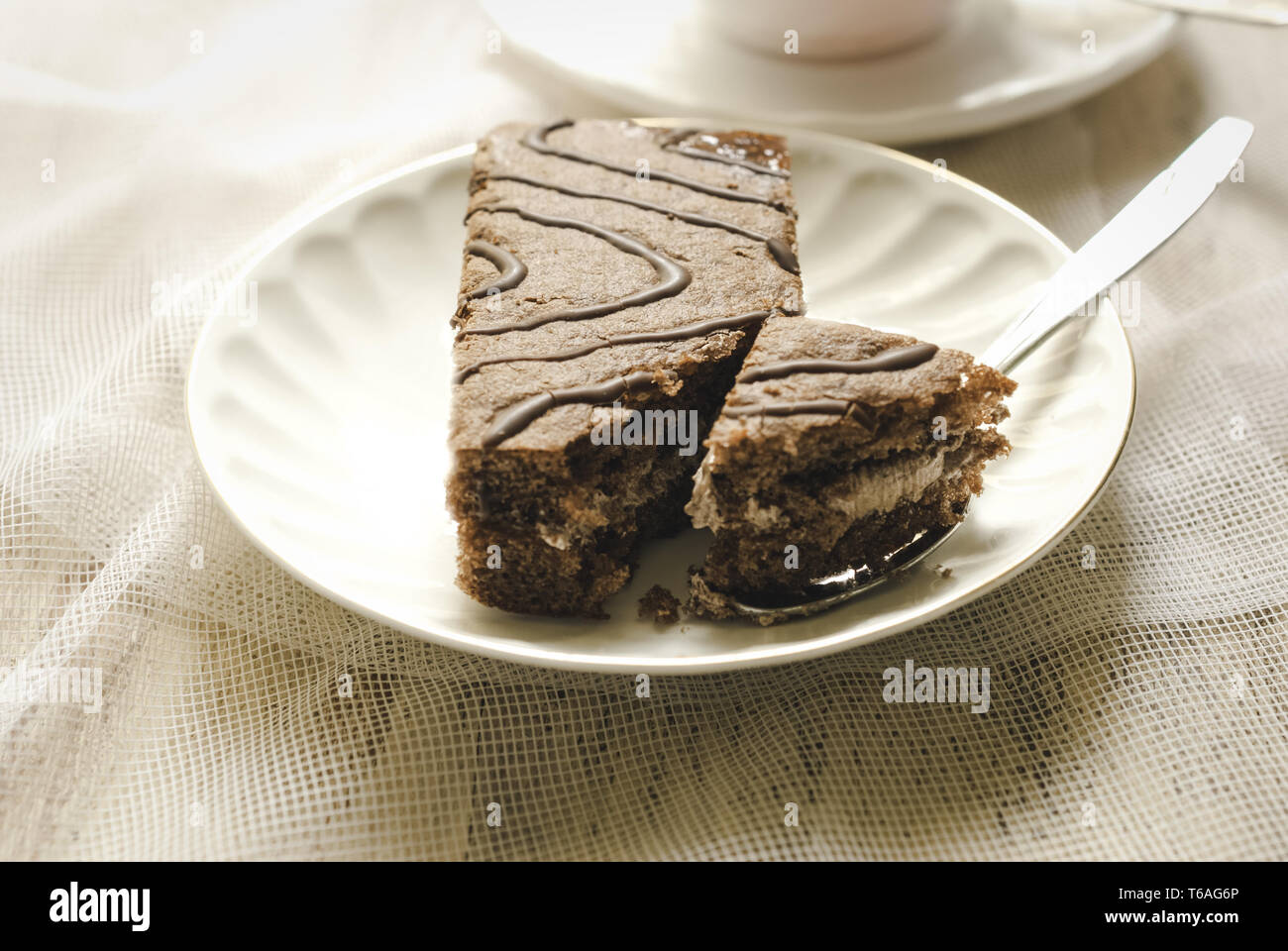 White cake plate hi-res stock photography and images - Alamy