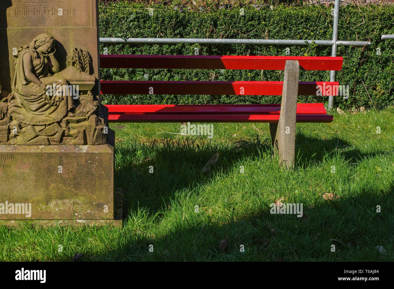 Wooden statue garden hi-res stock photography and images - Alamy
