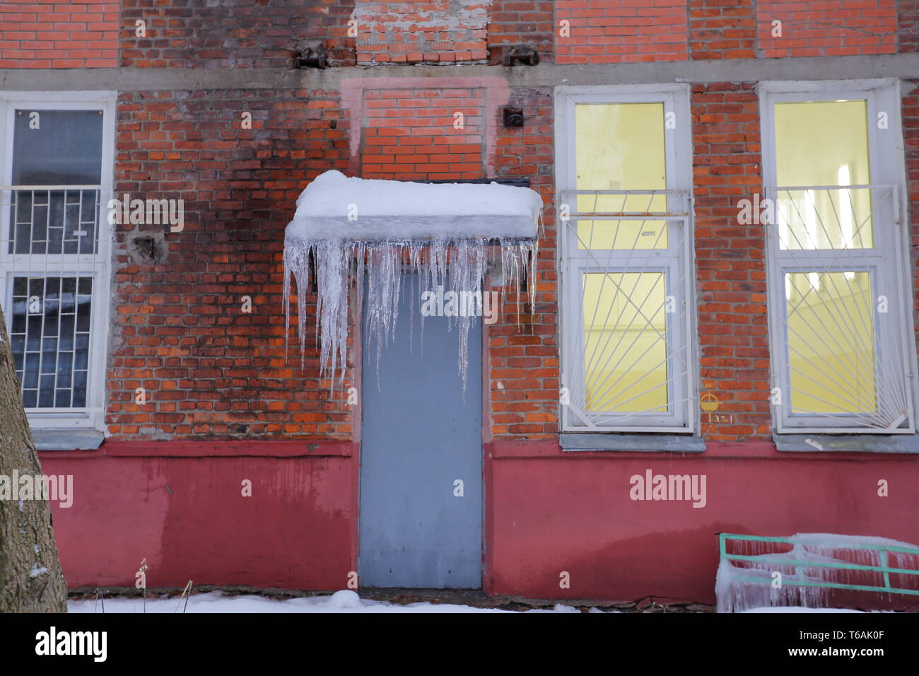Ice cornice hi-res stock photography and images - Alamy