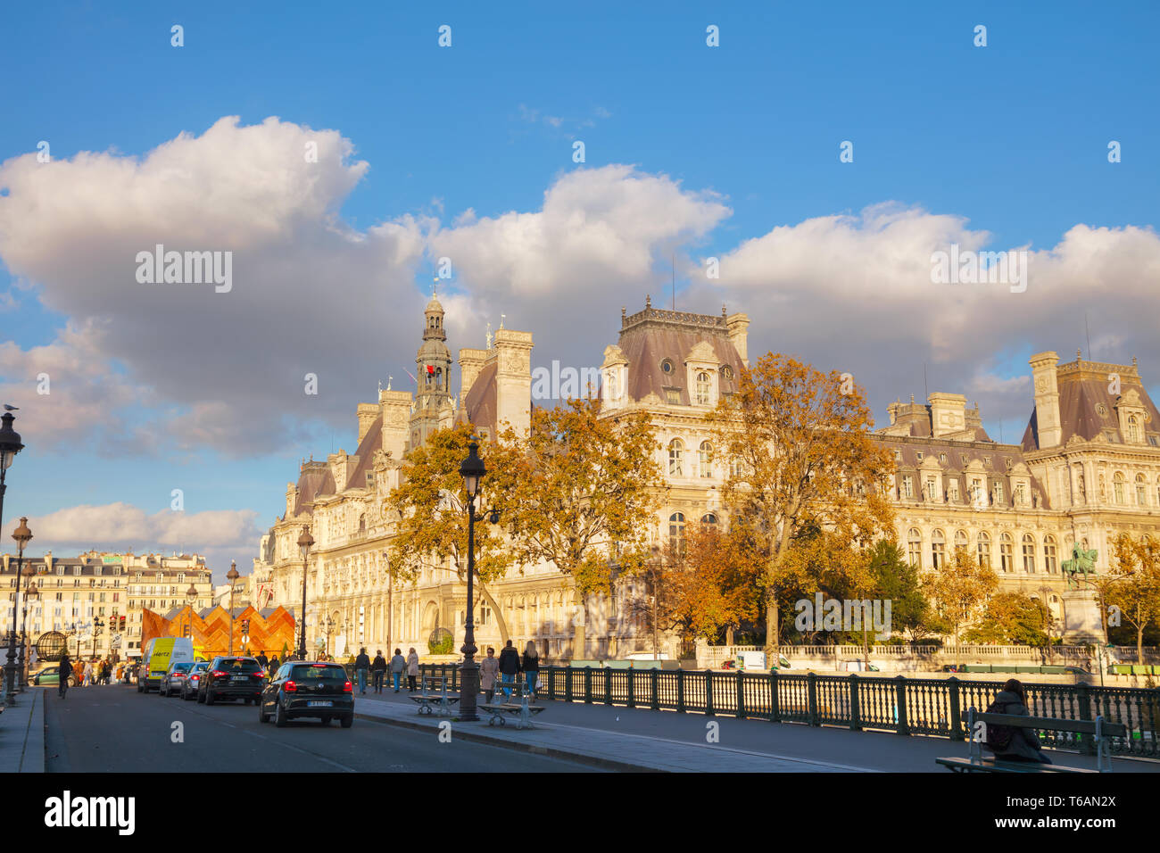 Historic building in paris hi-res stock photography and images - Alamy