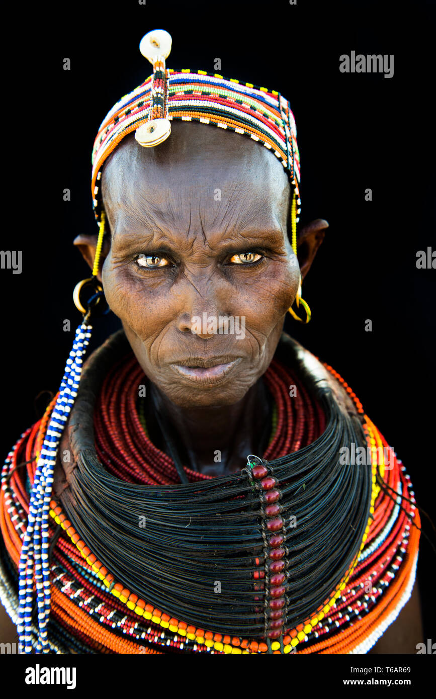 Black female african tribal faces hi-res stock photography and images ...