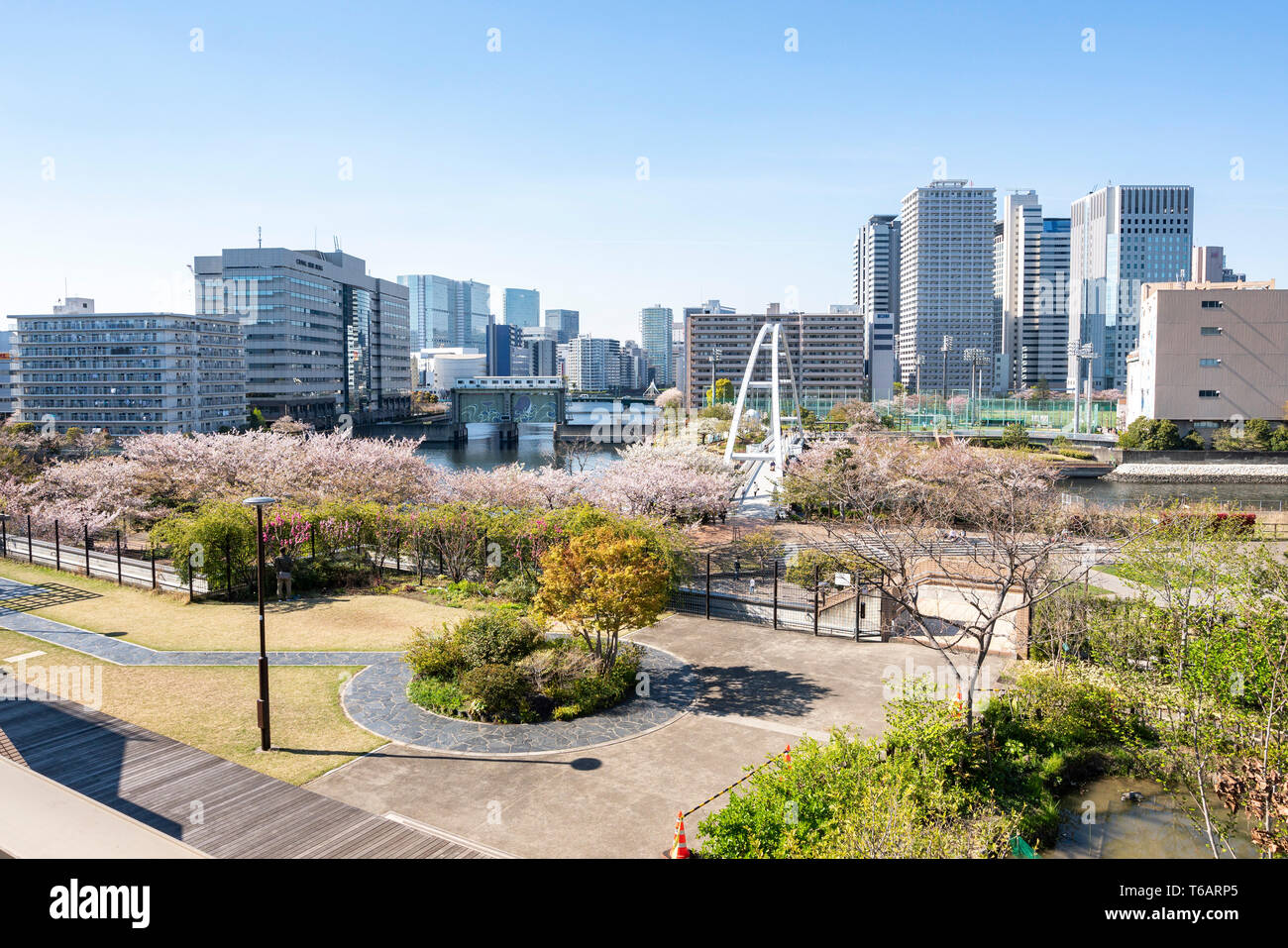 Shinagawa seaside hi-res stock photography and images - Alamy