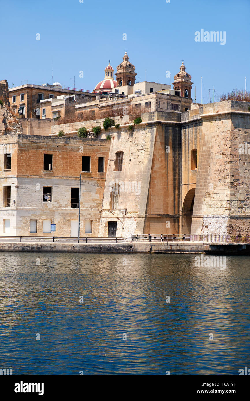 The view of historical buildings of Senglea with Sheer Bastion and Isla ...