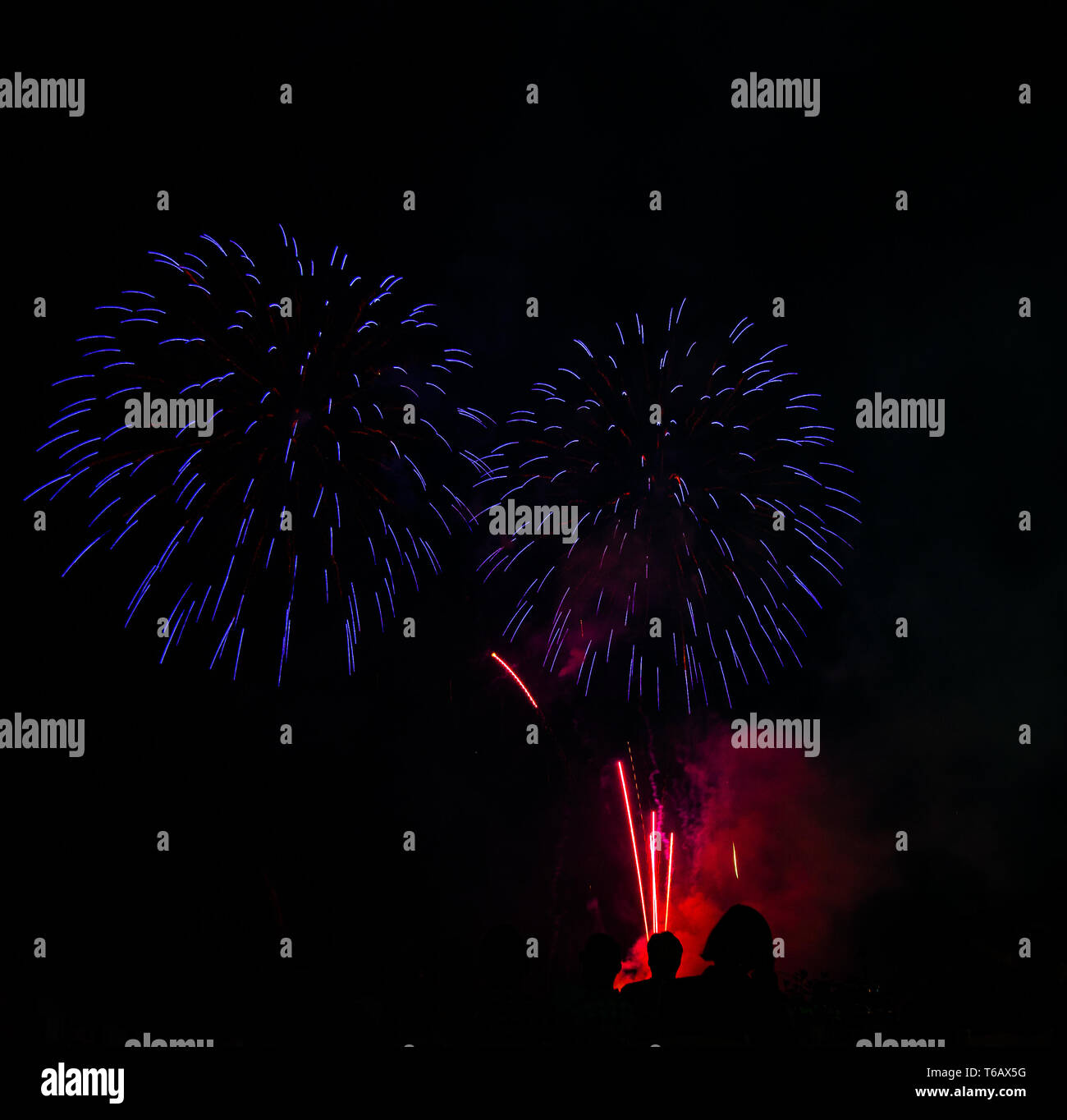 Purple orange fireworks new hi-res stock photography and images - Alamy