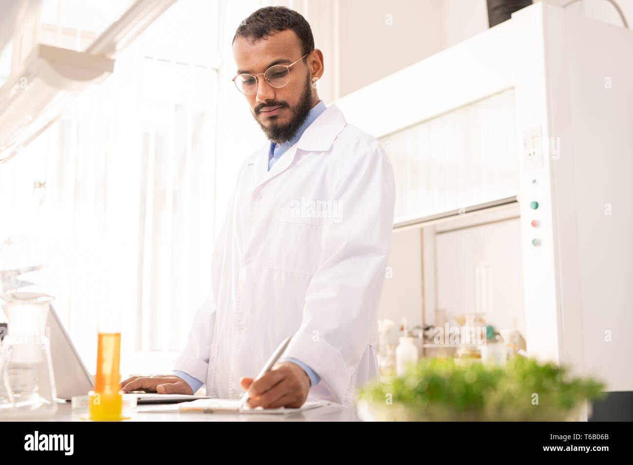 Environmental microbiology hi-res stock photography and images - Alamy