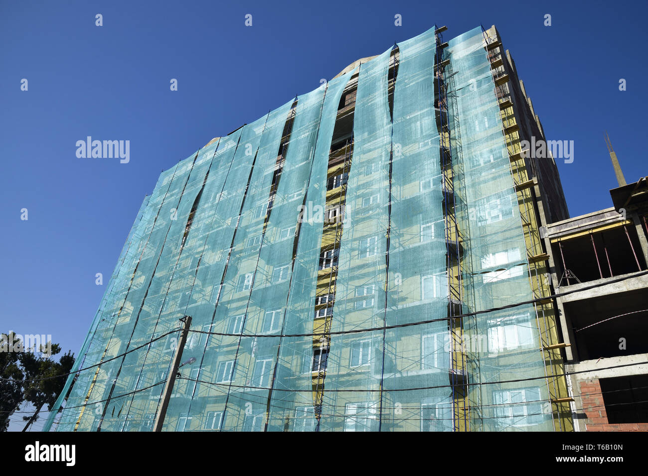 Safety net in the newly built high-rise building Stock Photo - Alamy