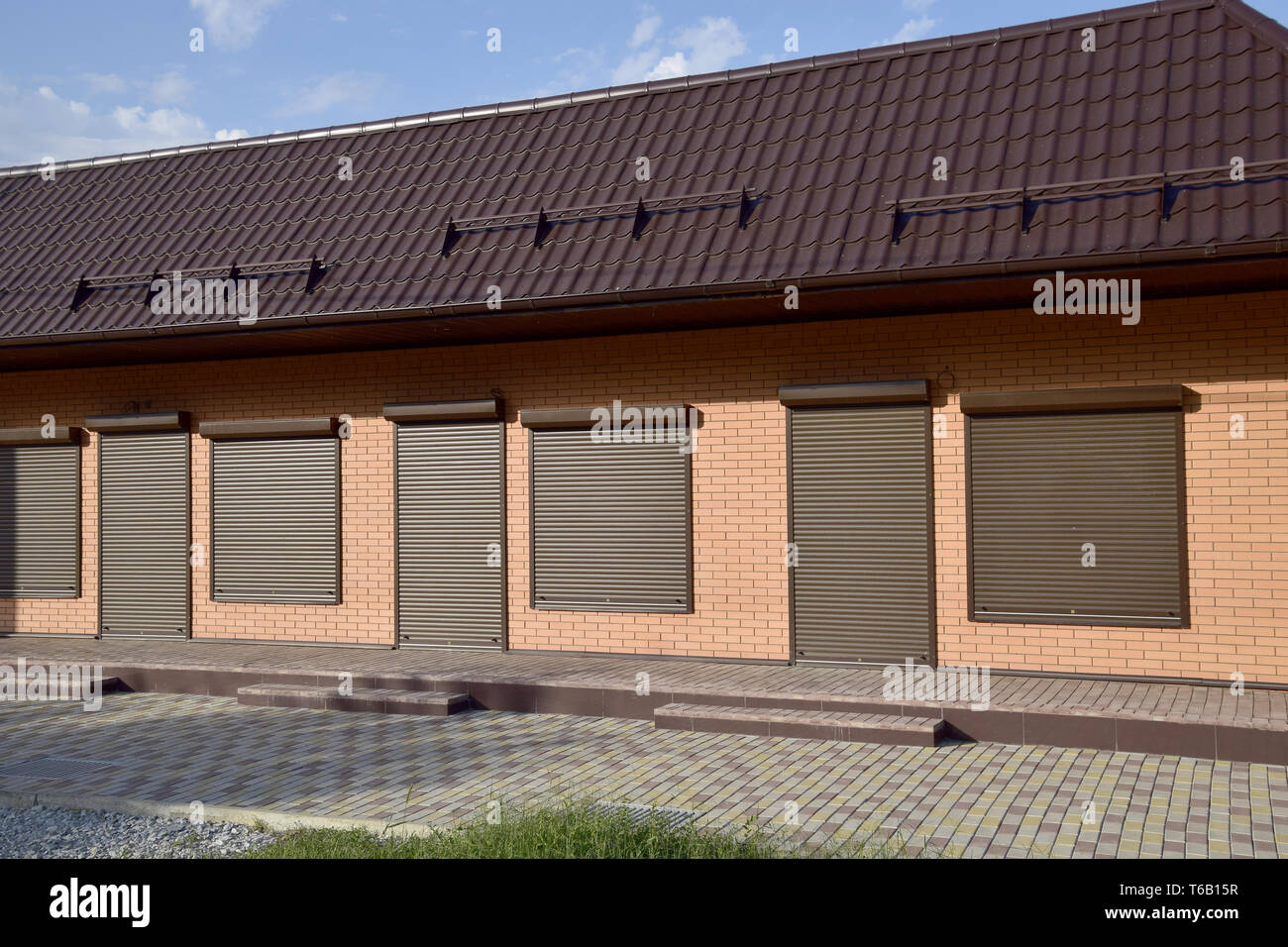 Brown corrugated building hi-res stock photography and images - Alamy