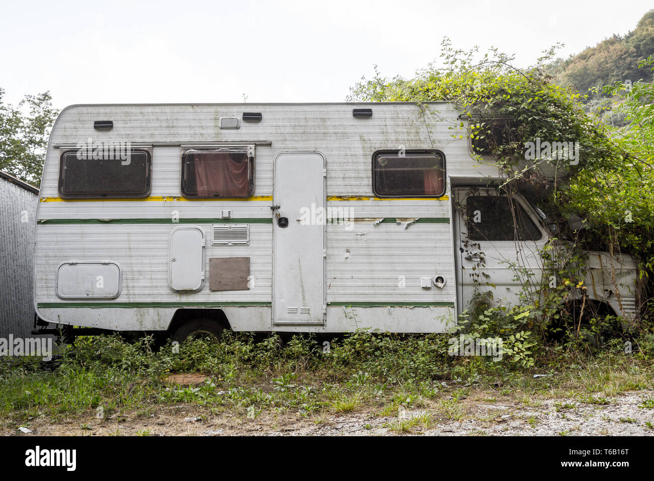 Old camper hi-res stock photography and images - Alamy