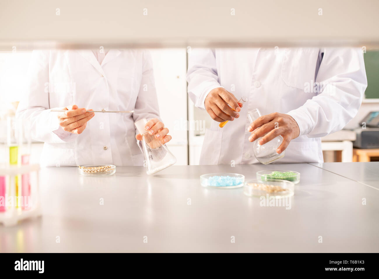 Experiments with people laboratory hi-res stock photography and images ...