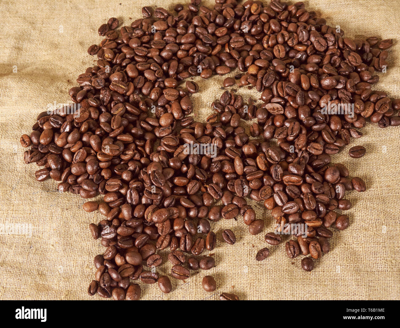 scattered coffee bean Stock Photo - Alamy
