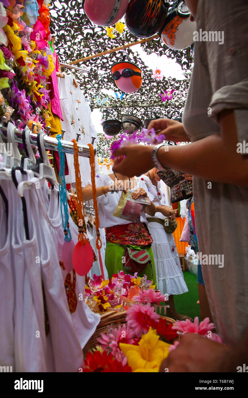 Hippy market stall hi-res stock photography and images - Alamy