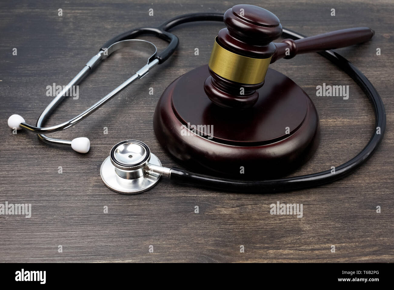Gavel and stethoscope hi-res stock photography and images - Alamy