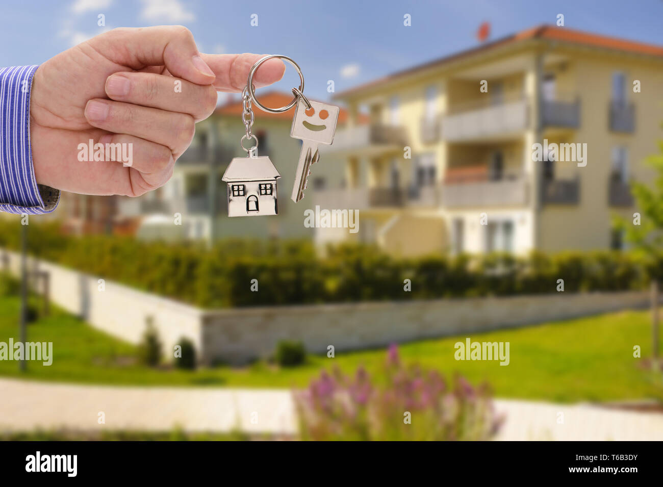 key in hand for new home and real estate Stock Photo - Alamy