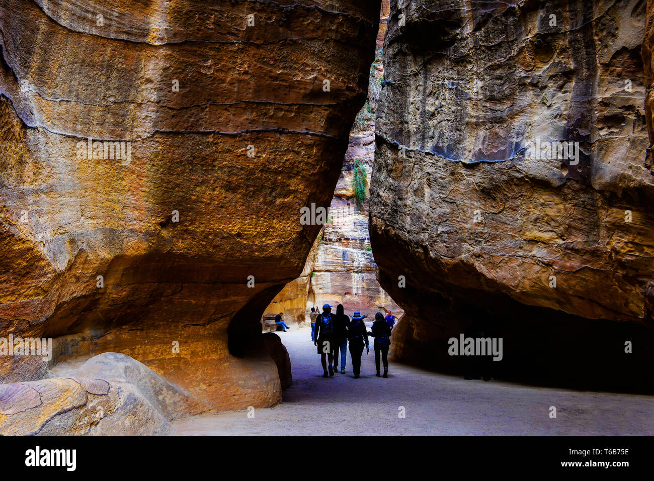 Al-Siq is the Main Entrance Canyon to Petra, Jordan Stock Photo - Alamy
