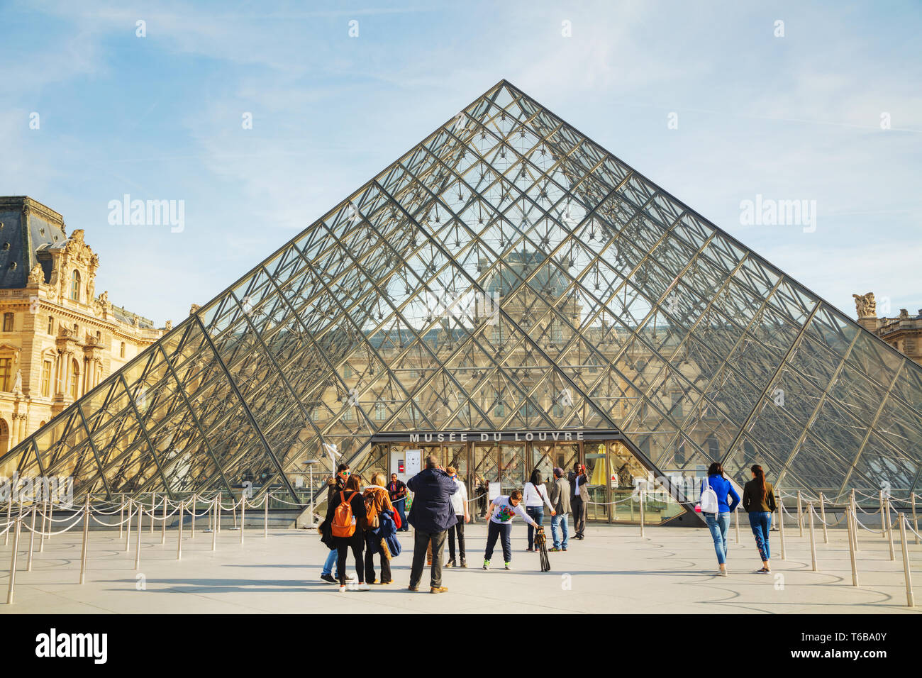 Pyramid in paris hi-res stock photography and images - Alamy