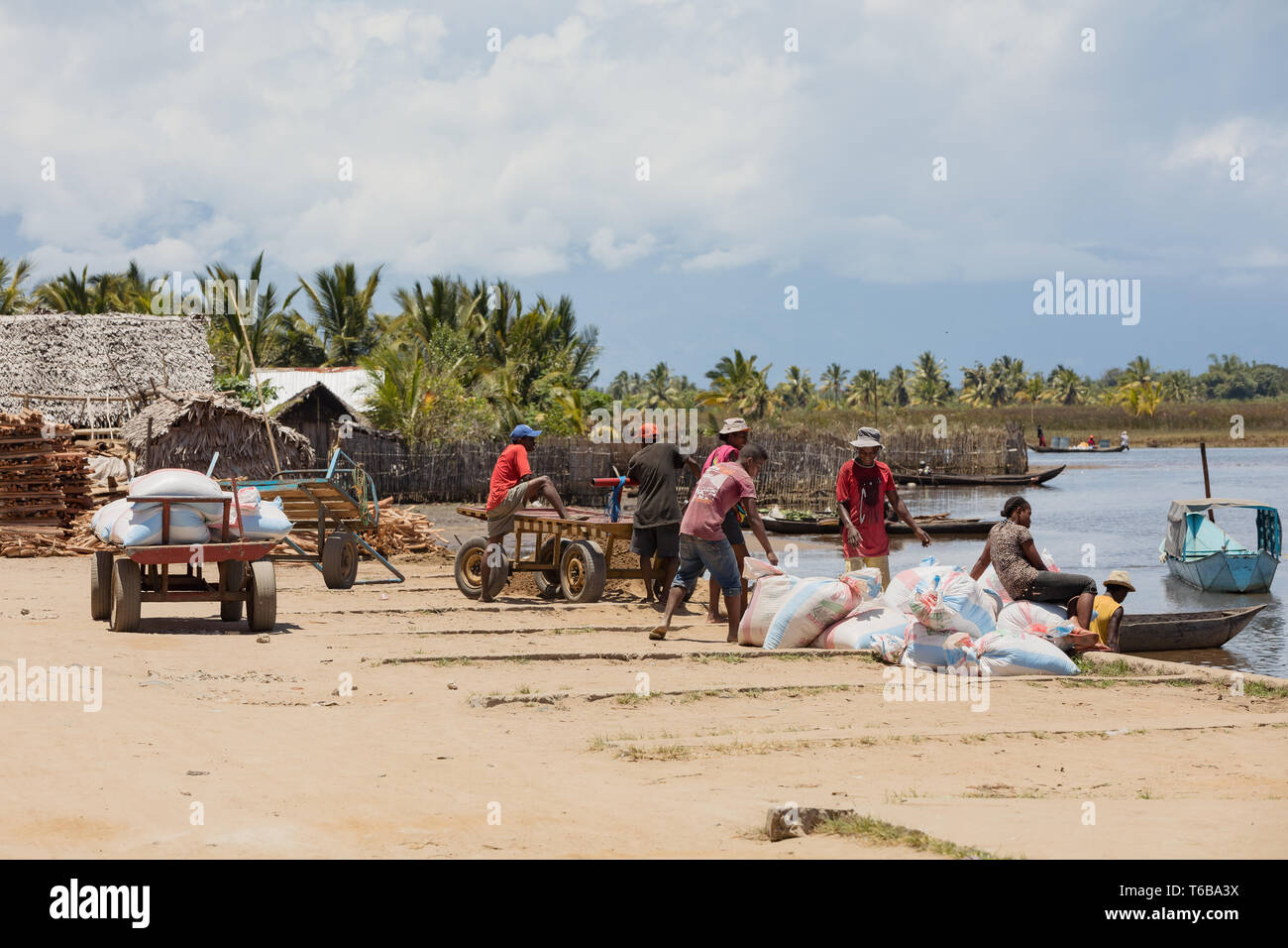 Malagasy peoples everyday life in Madagascar Stock Photo - Alamy