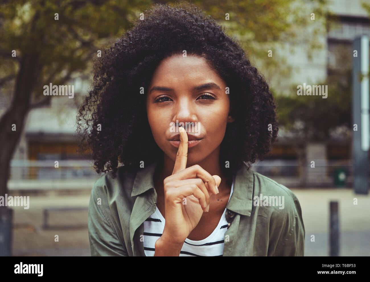 Woman silence hi-res stock photography and images - Alamy
