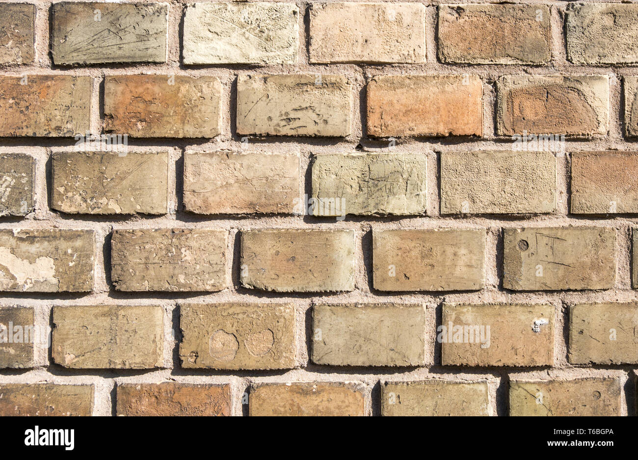 Yellow bricks hi-res stock photography and images - Alamy