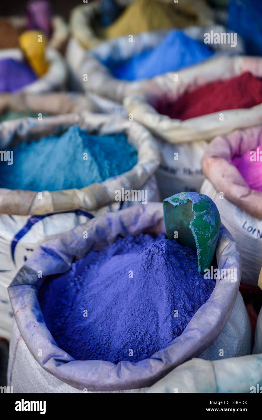 Powdered paint hi-res stock photography and images - Alamy