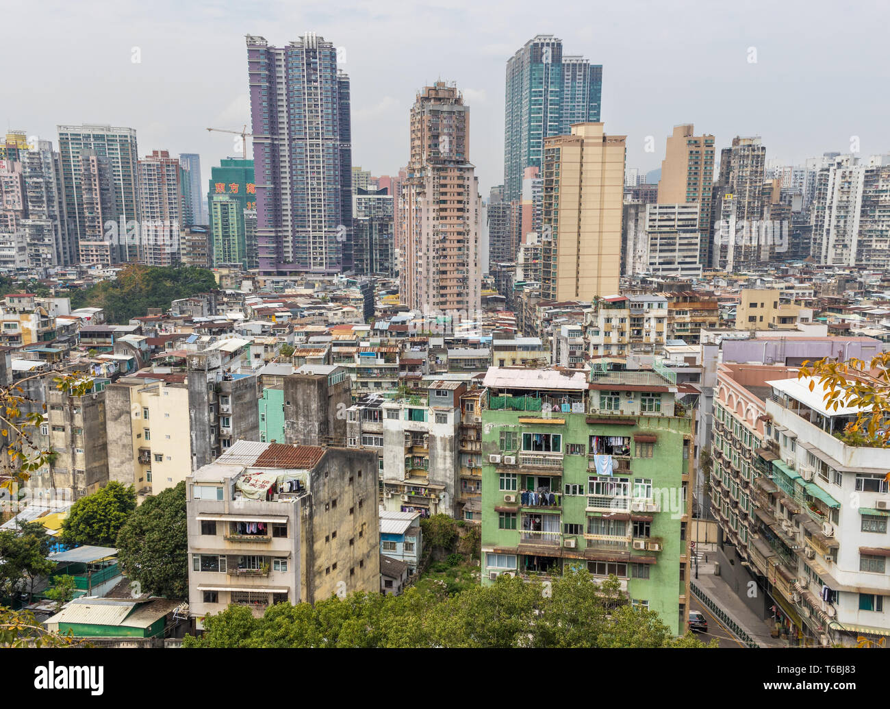 Overpopulated hi-res stock photography and images - Alamy