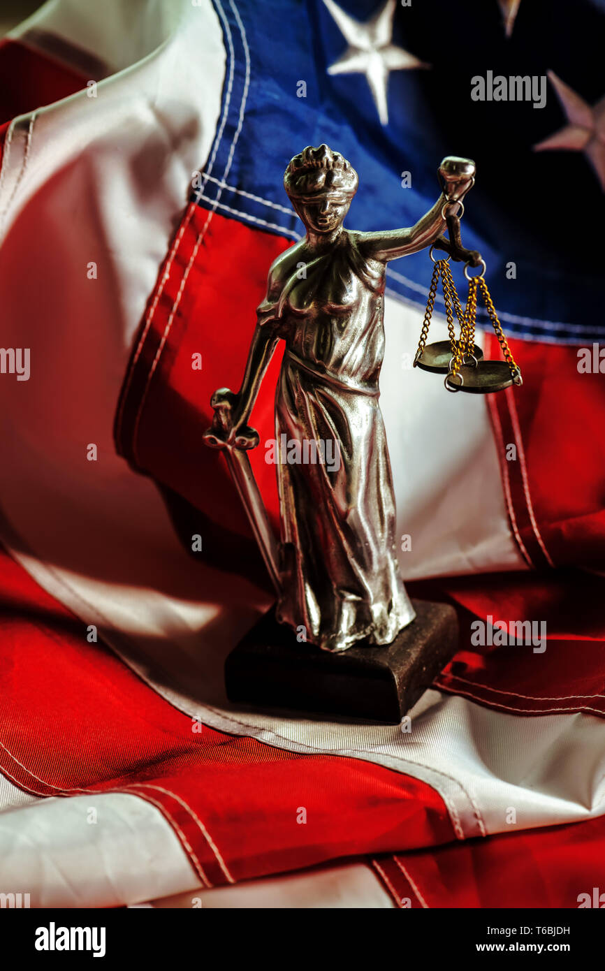Authority of law statue hi-res stock photography and images - Alamy