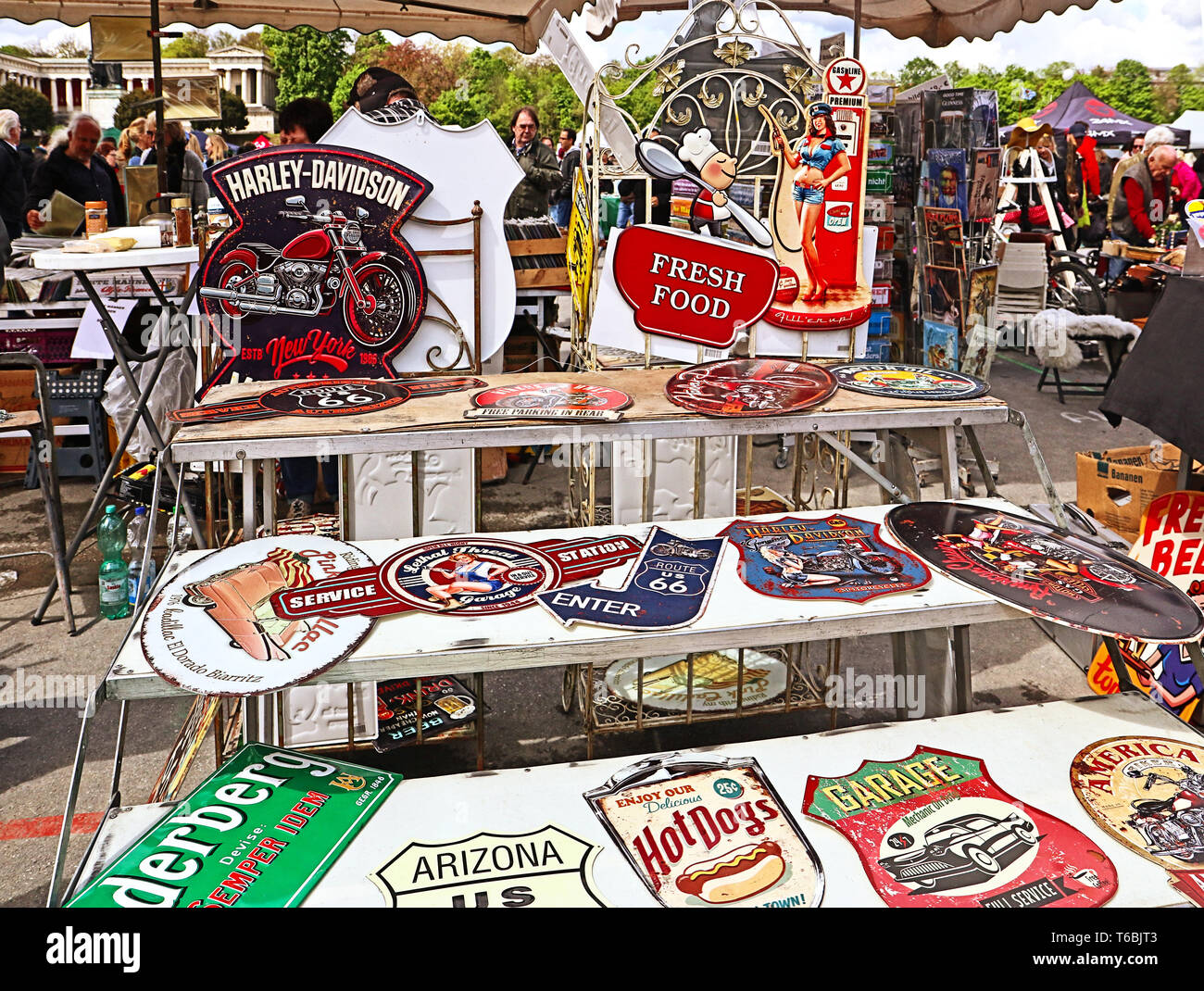 Plaque sign advertising hi-res stock photography and images - Alamy