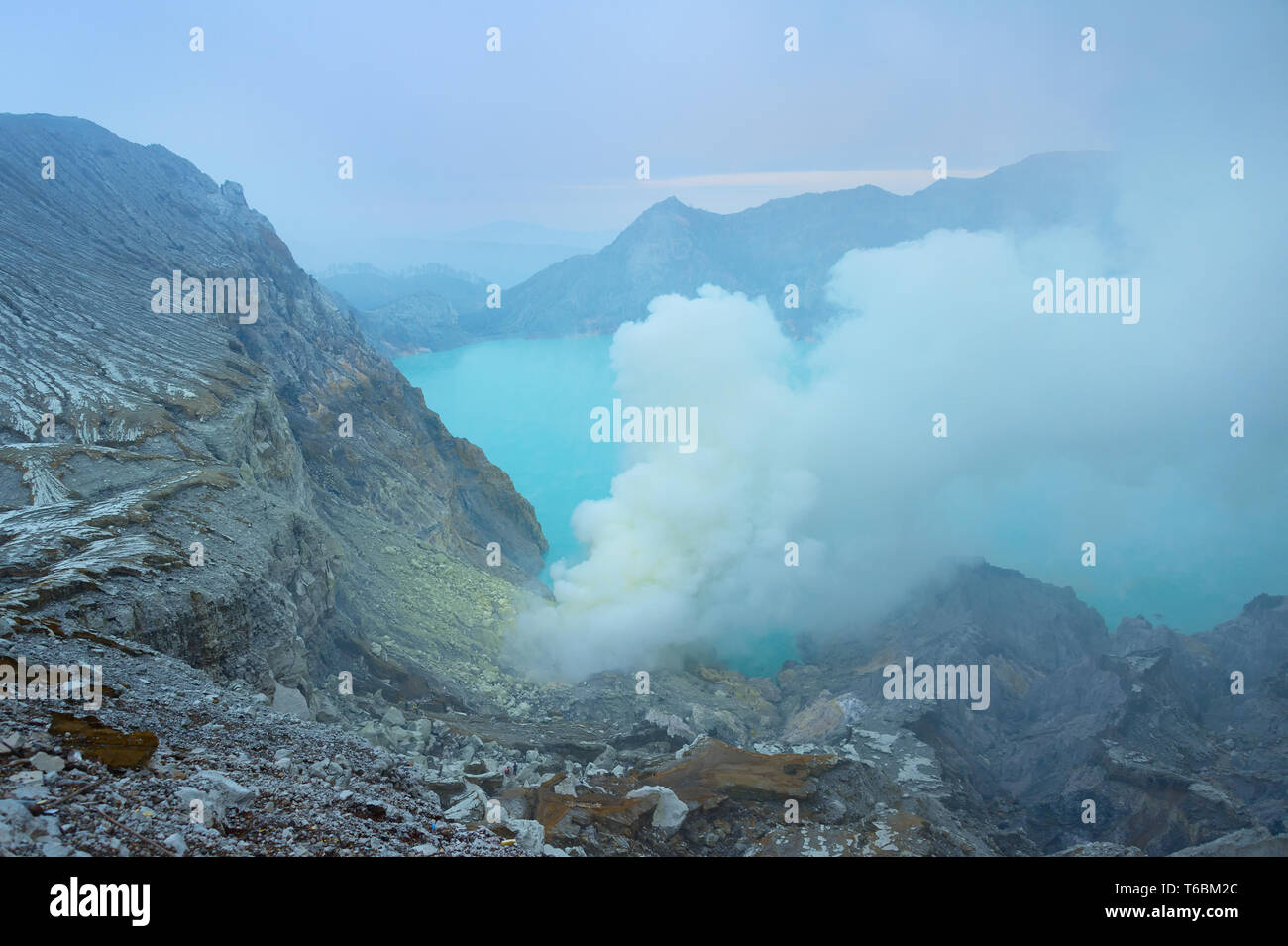 Kawah ijen crater hi-res stock photography and images - Alamy