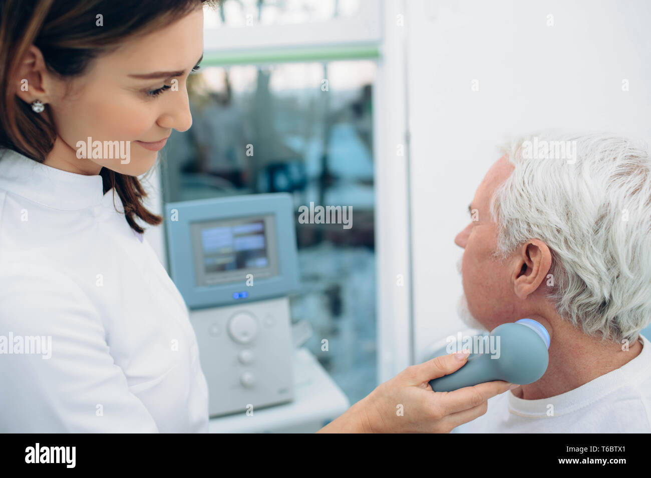 Physical therapy machine hi-res stock photography and images - Alamy