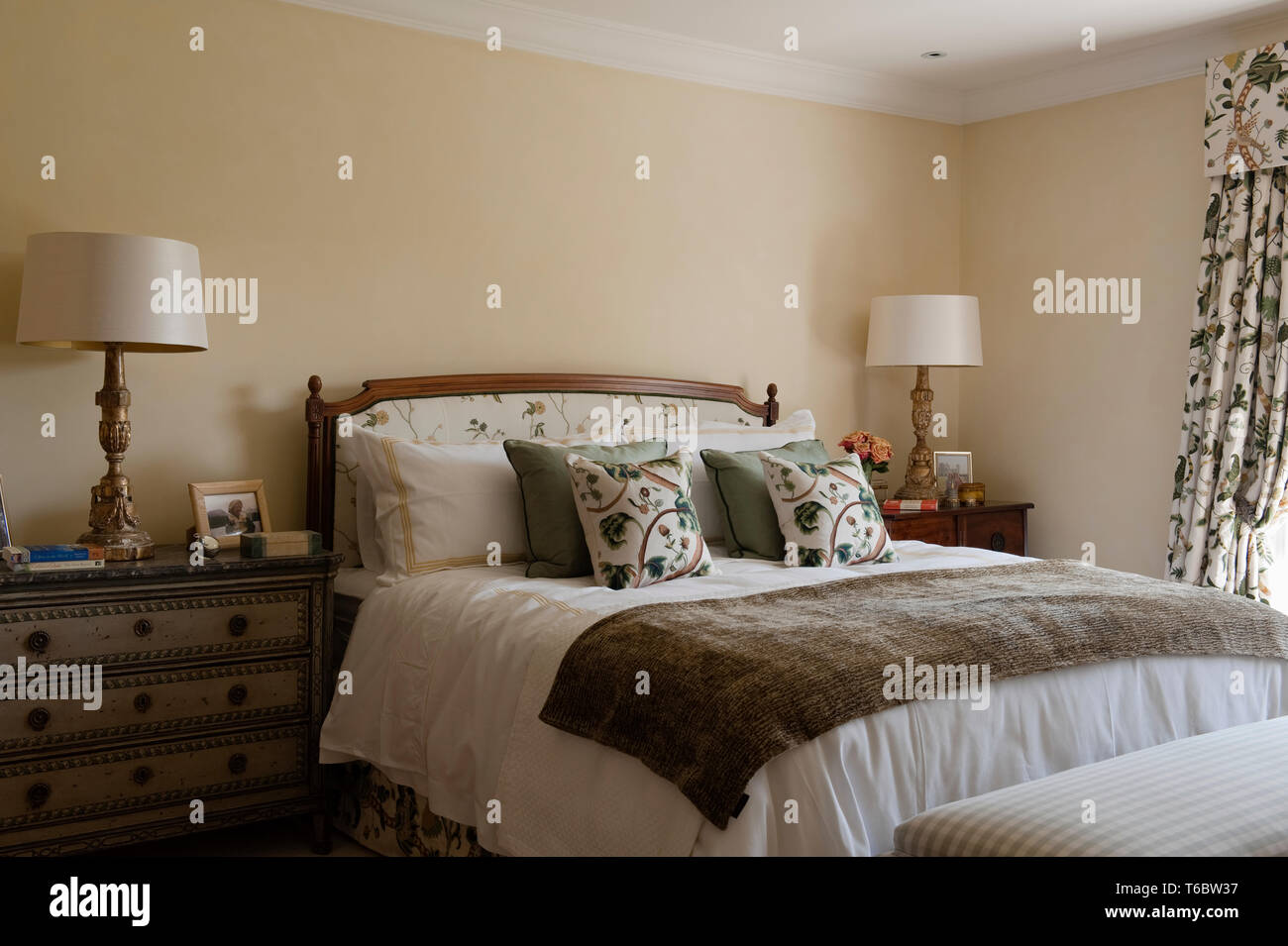 Georgian style bedroom Stock Photo - Alamy