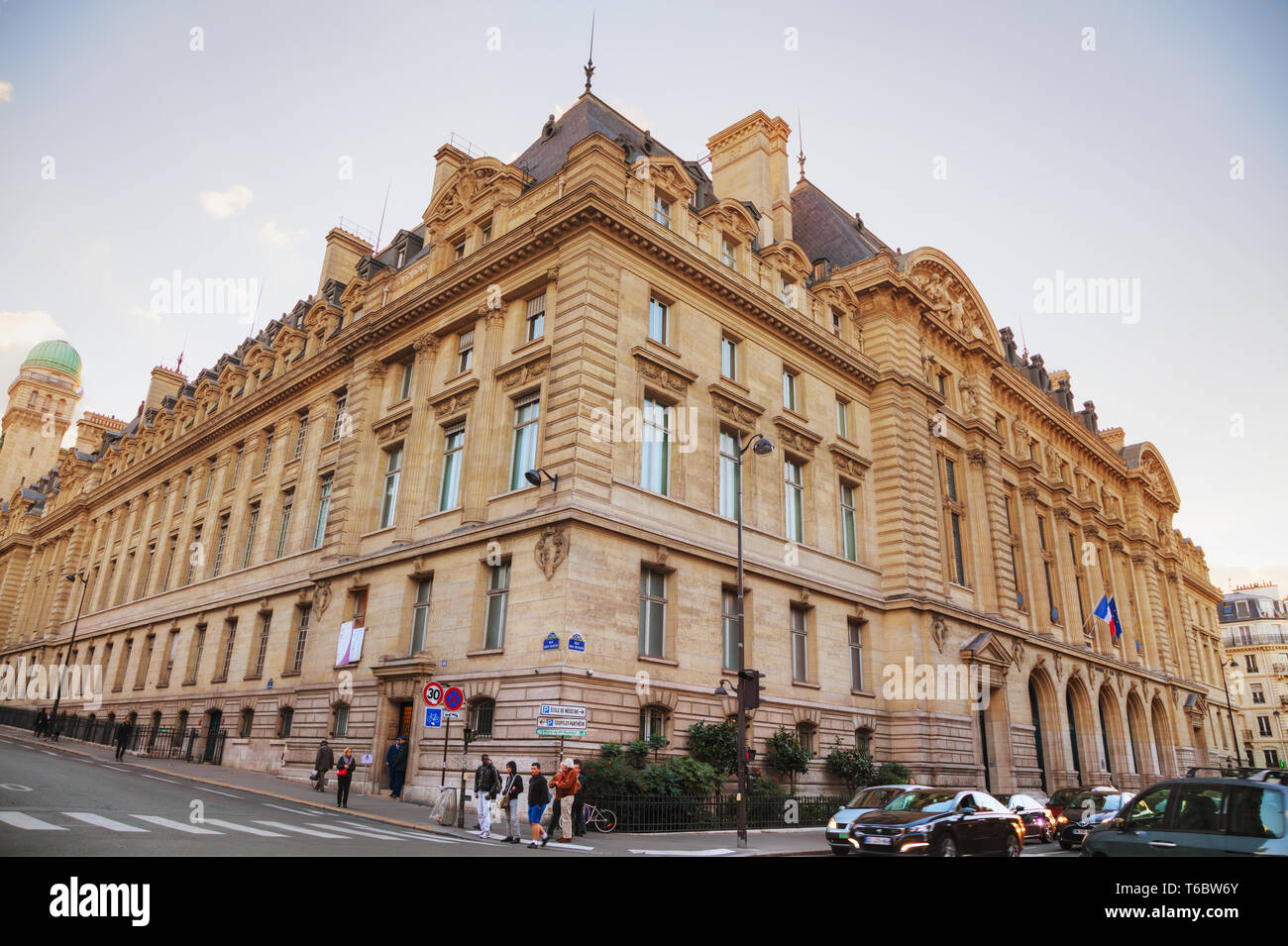 Paris-Sorbonne University building Stock Photo - Alamy