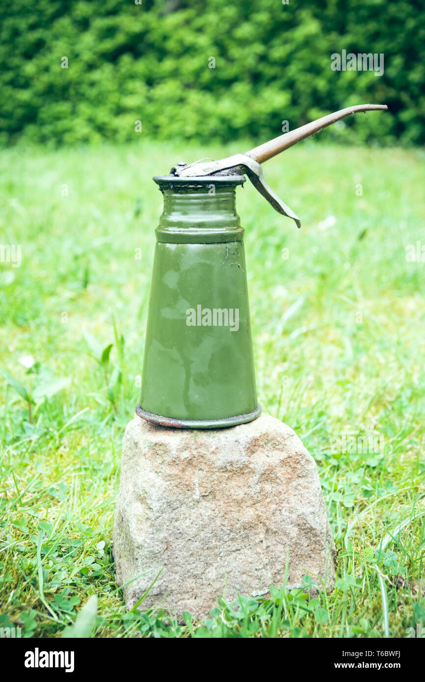 Oilcan hi-res stock photography and images - Alamy