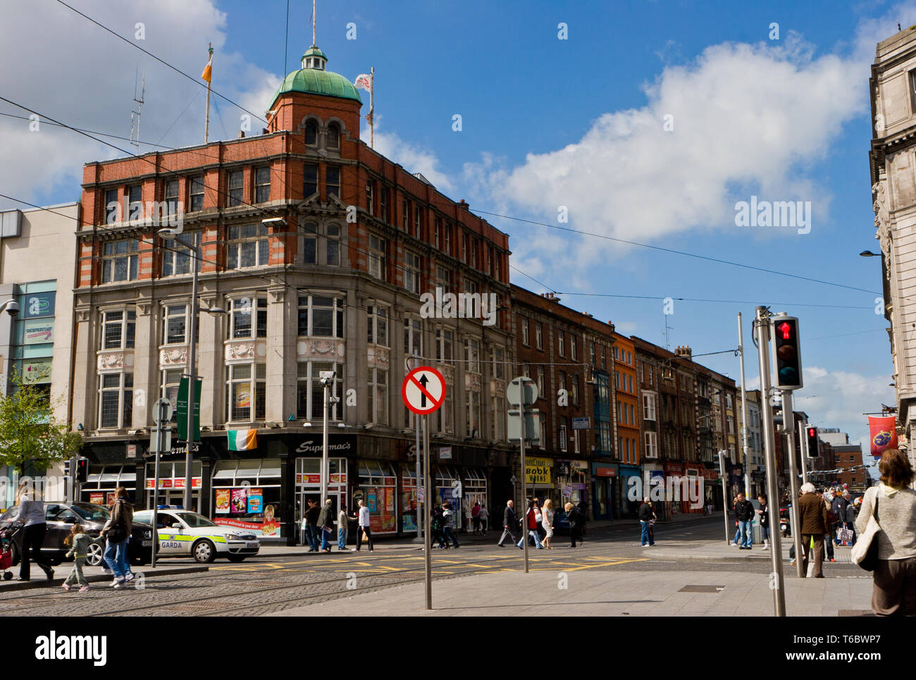 Street scene in Dublin, Ireland Stock Photo - Alamy