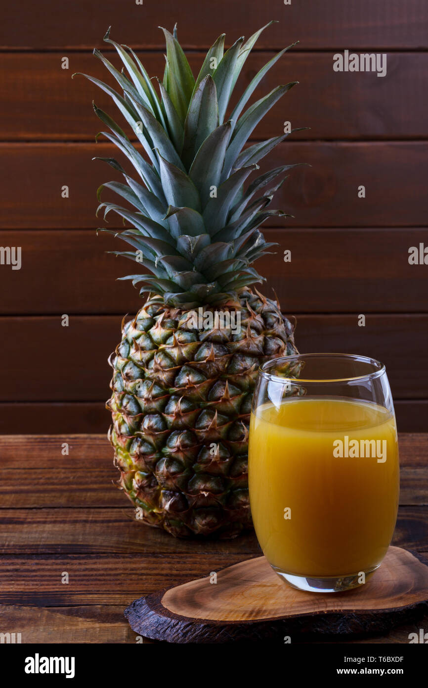 Glass green drink slice pineapple hi-res stock photography and images ...