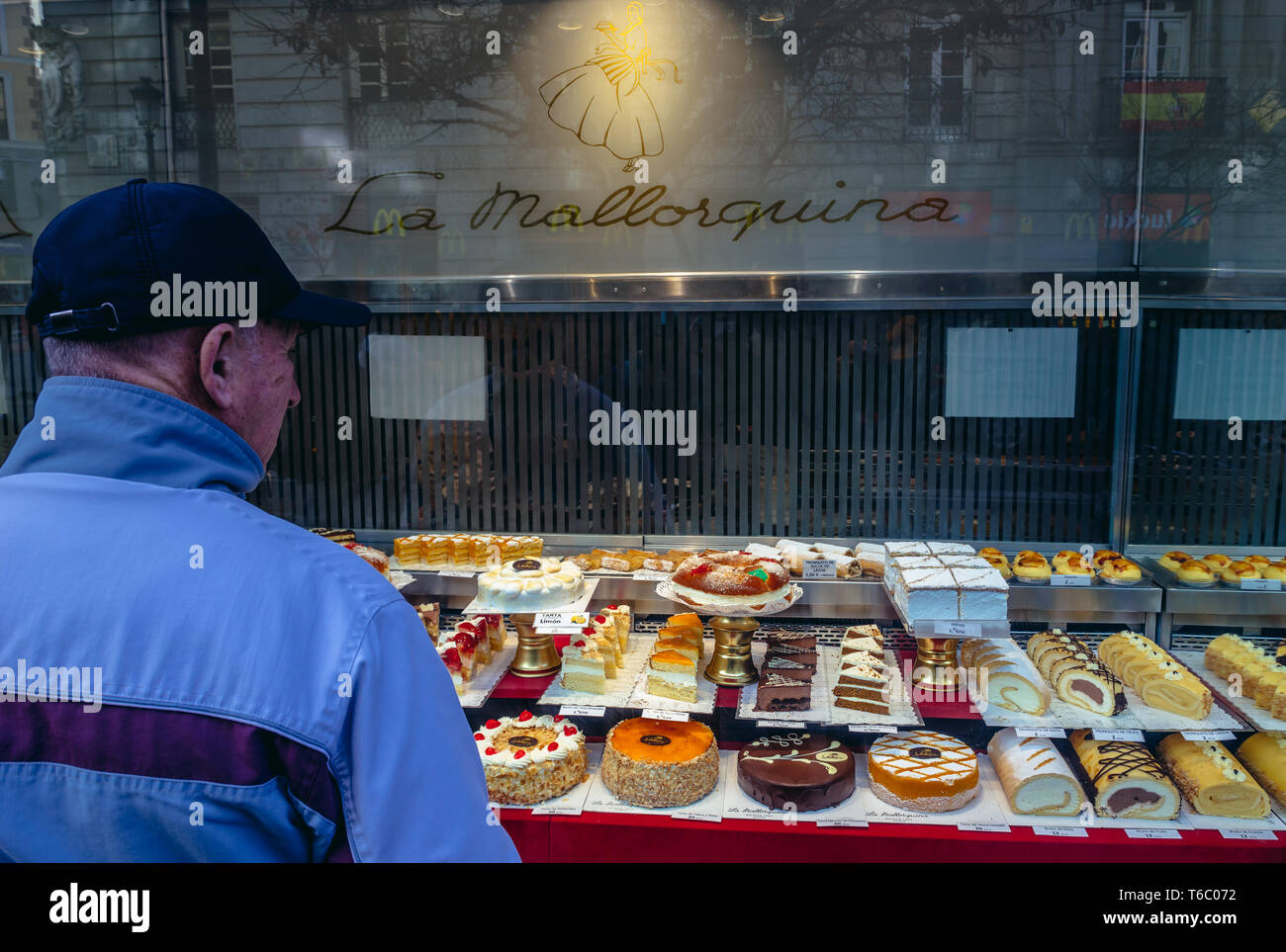 Window of La Mallorquina pastry shop in Madrid, Spain Stock Photo - Alamy