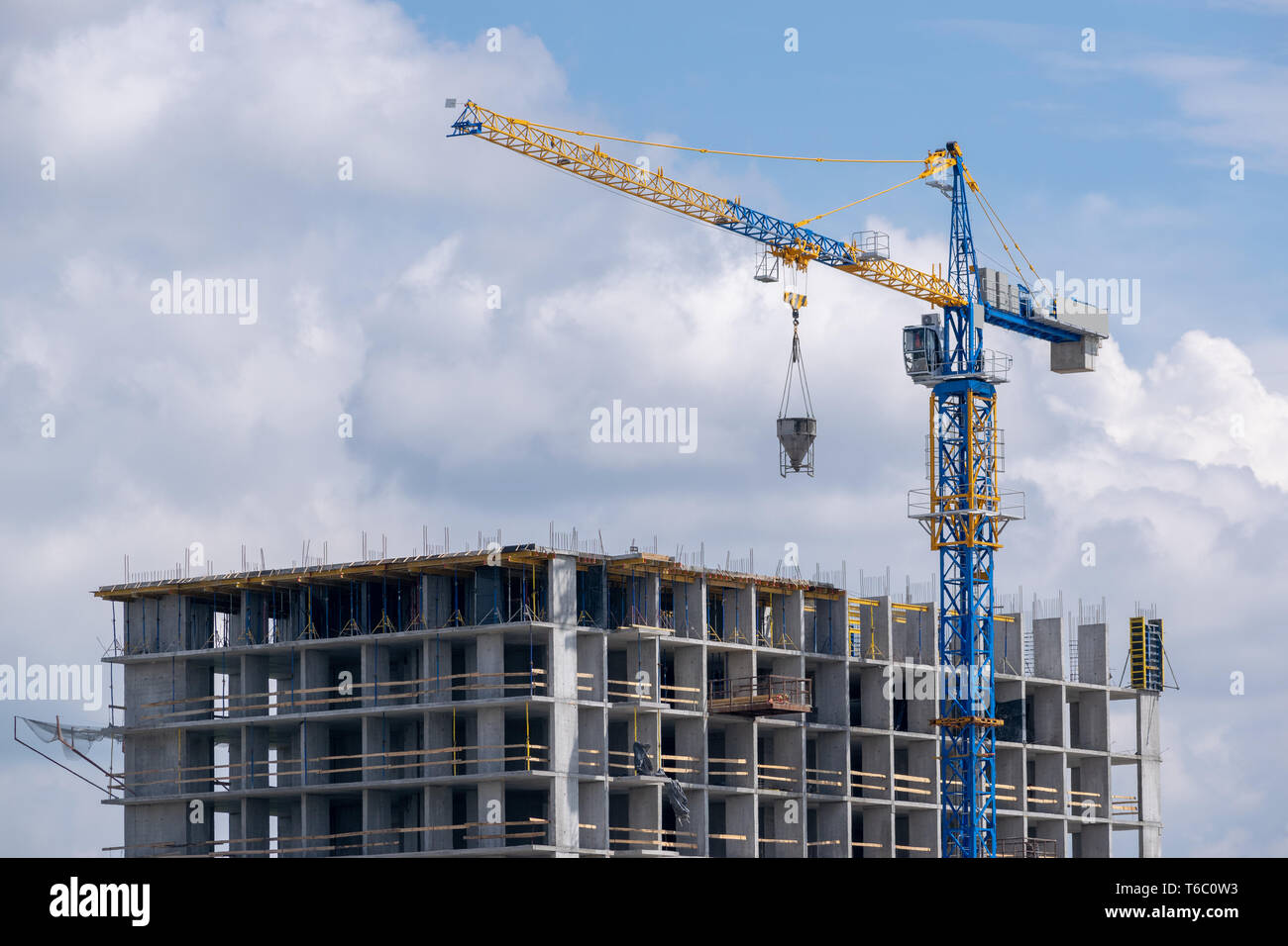 Building crane structure hi-res stock photography and images - Alamy
