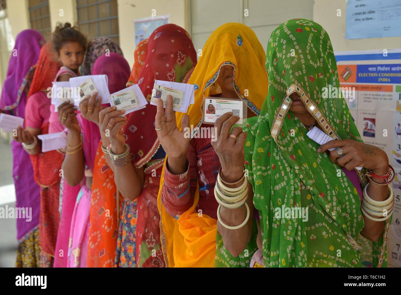Indian women casting vote during the fourth phase of general elections ...