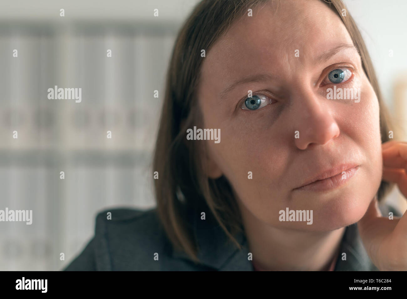 Crying person hi-res stock photography and images - Alamy