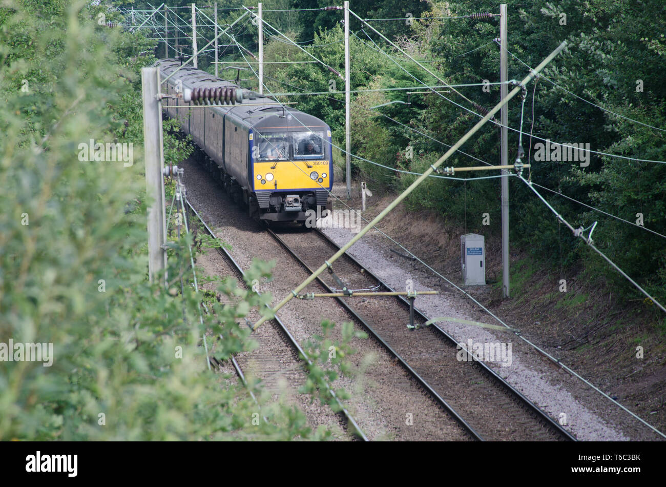 Electric train uk hi-res stock photography and images - Alamy