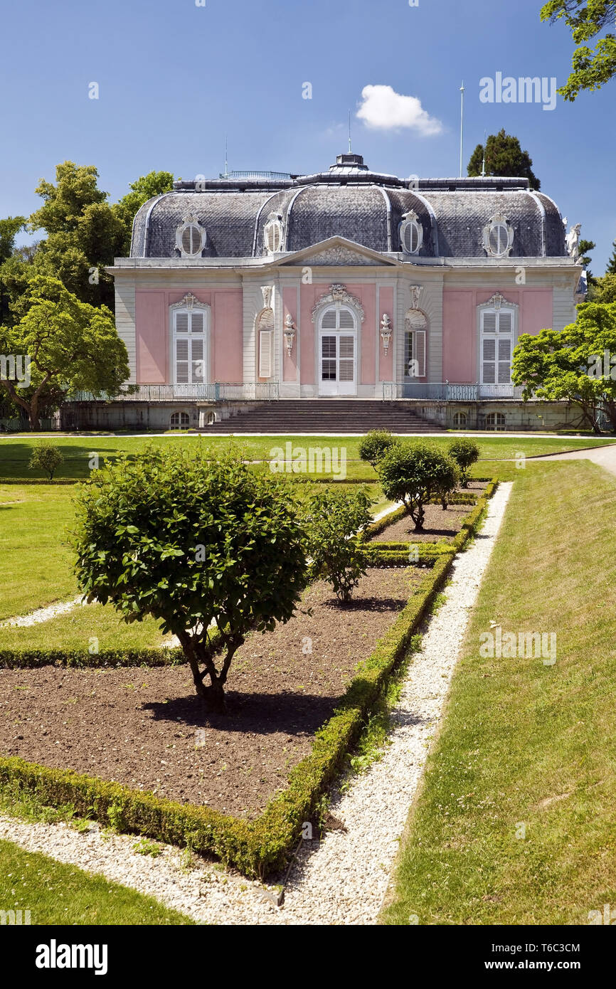 Duesseldorf benrath palace garden hi-res stock photography and images ...